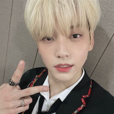 Txt Soobin Icon Wi Ha Joon Flower Icons Pretty People Boy Groups