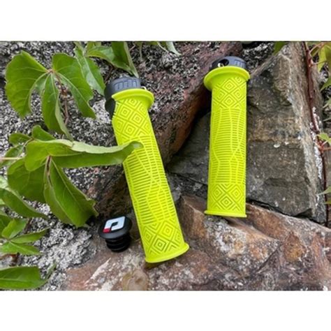 Poignées de guidon de vélo VTT en caoutchouc souples et antidérapantes