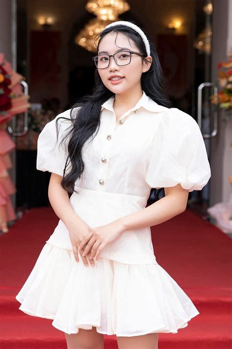 Cuộc sống độ giàu có của Phương Mỹ Chi ở tuổi 20