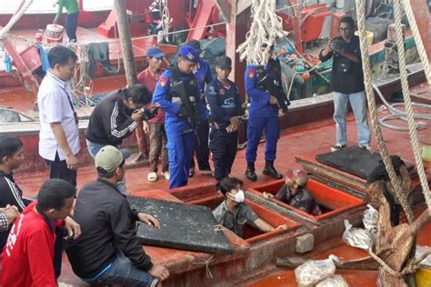 Lakukan Illegal Fishing Di Perairan Natuna Utara Polri Tangkap Dua