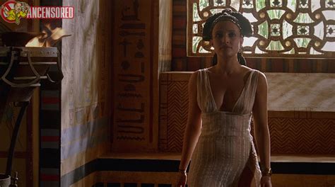 Naked Lyndsey Marshal In Rome