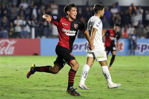 Vasco avança em negociações por Juan Sforza segundo imprensa
