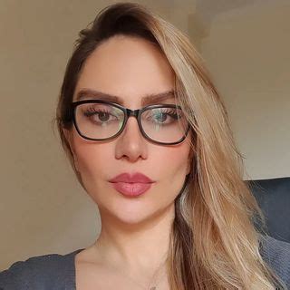 Nadiya F Passionate And Experienced English Teacher Let S Enjoy The