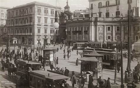 Napoli Scena Di Vita Quotidiana Piazza Dante Particolarmente