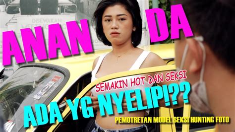 Model Dewasa Hot Seksi Rok Mini Pose Buka Baju Ga Bugil Lingerie