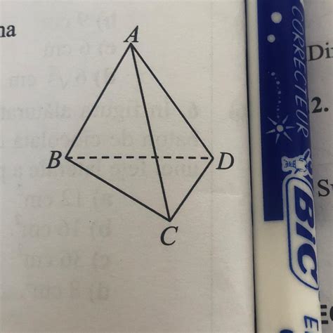 5p 6 În figura alăturată este reprezentat schematic un cristal sub