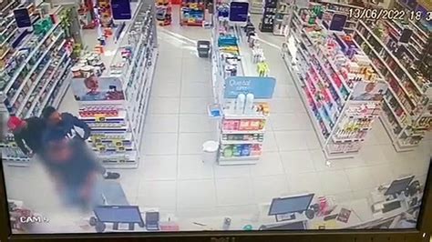 Dupla suspeita de cometer vários roubos é presa em Umuarama após