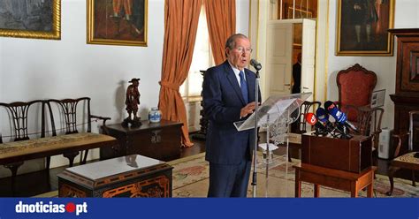 Representante ouve hoje os partidos solução governativa na agenda