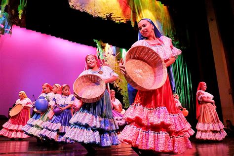 CULTURA DE EL SALVADOR Costumbres Y Tradiciones