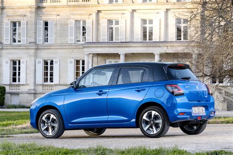 Nuova Suzuki Swift 2024 la quarta generazione è ibrida e tecnologica