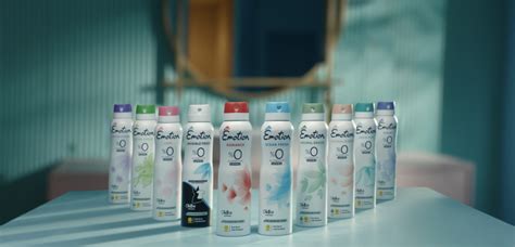 Emotion Deodorantın yeni marka yüzü Hande Erçel oldu Marie Claire