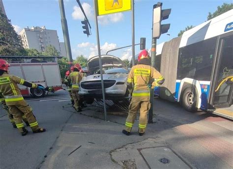 Zderzenie Autobusu Z Samochodem W Krakowie Gazeta Krakowska