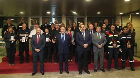El Gobierno De Castilla La Mancha Concede 15 Medallas Y 16 Placas De