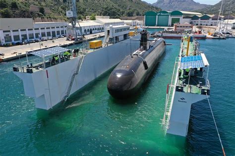 El submarino S 81 Isaac Peral de la Armada Española se alista para su