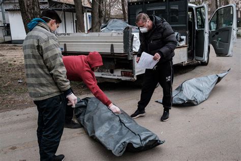 HALLAN MÁS CUERPOS CON SIGNOS DE TORTURA EN UCRANIA Revista Círculo