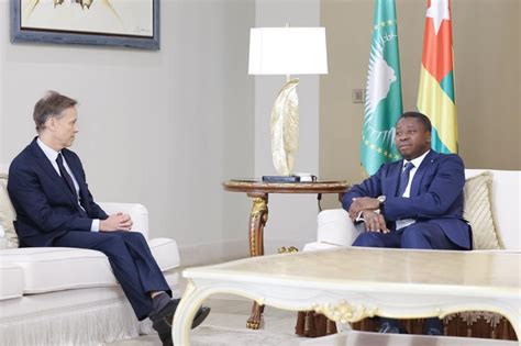 Diplomatie le chef de lÉtat a reçu les lettres de créance de l