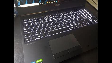 Cómo encender las luces del teclado del portátil LENOVO HP Acer