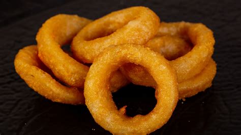 Como fazer cebola empanada como petisco CenárioMT