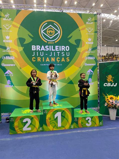 Indígenas no Esporte Atletas mirins vencem o campeonato Brasileiro de