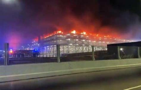 ZBORURILE DIN CLUJ NAPOCA CĂTRE AEROPORTUL LUTON LONDRA AU FOST