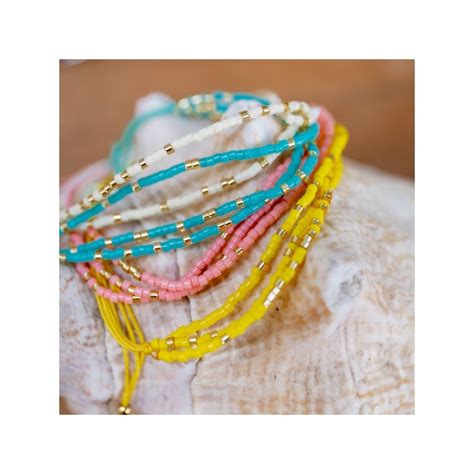 Bracelet multi rangs perles miyuki et doré et lien coton ajustable