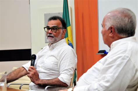Candidato à Presidência da Fiocruz ouve trabalhadores do INCQS