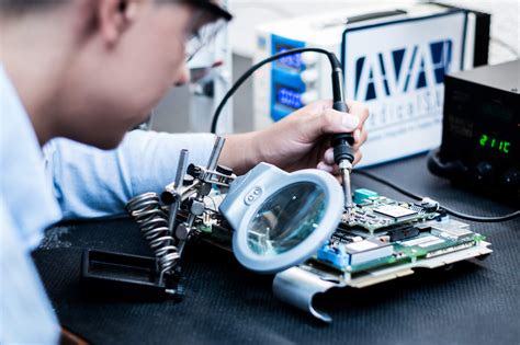 Mantenimiento y Calibración de Equipos Biomédicos AvaMedical sas