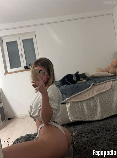 Laura Langas Nude Leaks Photo Fapopedia