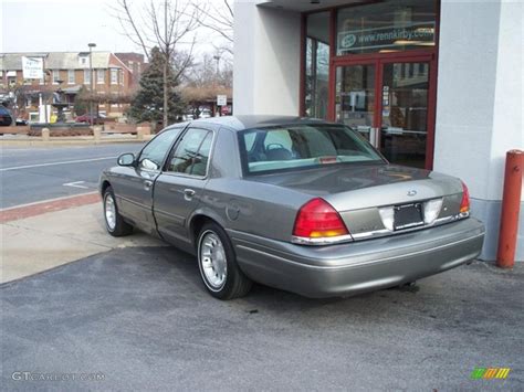 Medium Grey Metallic Ford Crown Victoria Lx Photo