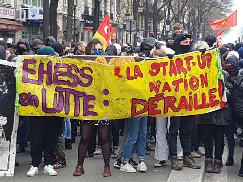 Les 17 meilleures pancartes de la manif des étudiants et des cheminots