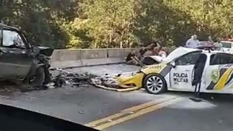 Viatura Da PM Se Envolve Em Acidente 3 Carros Na BR 277 Policiais