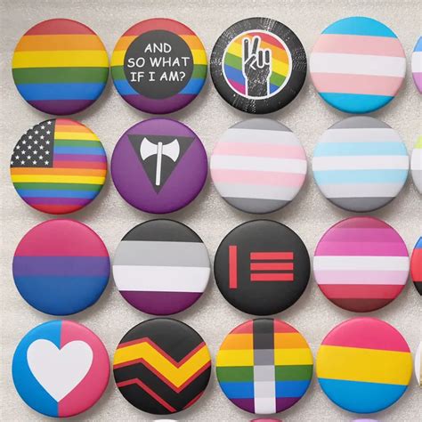 Lgbt Design Rainbow Pins Bisexual Brooch Creative Heart Finger Flag Rainbow Metal Pin Gay
