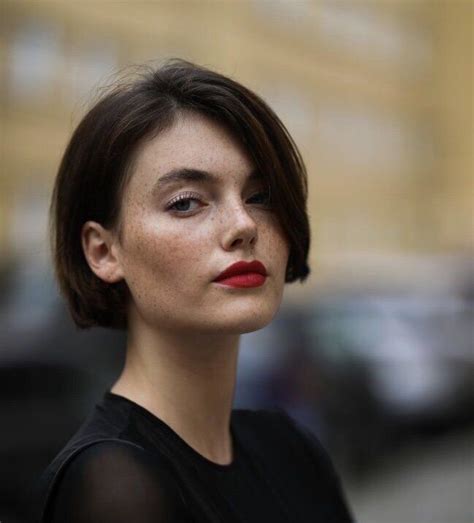 Fonte Via Pinterest Bob Fosse Short Wavy Bob Wavy Bobs Cut Her Hair