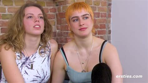 Ersties Zwei S E Berlinerinnen Lecken Sich Gegenseitig Intensiv Zum