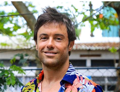 Ator Kayky Brito é atropelado no Rio de Janeiro e internado em estado