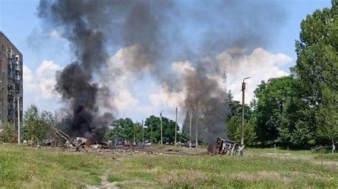 Oslobođenje Rusija i Ukrajina Desetine povređene u raketnom udaru na