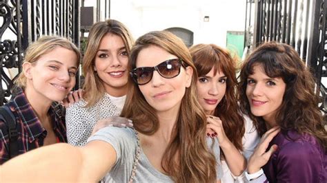 Las Estrella cinco hermanas y una comedia romÃntica que pinta bien