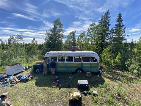 Into The Wild Bus Removed From Alaskan Wilderness The Trek