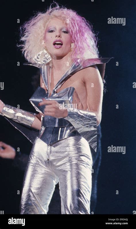 Dale Bozzio Singing Los Angeles USA Vocalist In The American New
