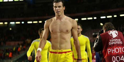 Lijadoras suficiente infinito jugadores guapos desnudos forma montón brecha