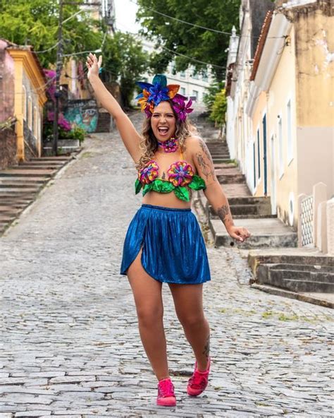 Tatiana Nóbrega Didier on Instagram A FELICIDADE CONTAGIA A fantasia
