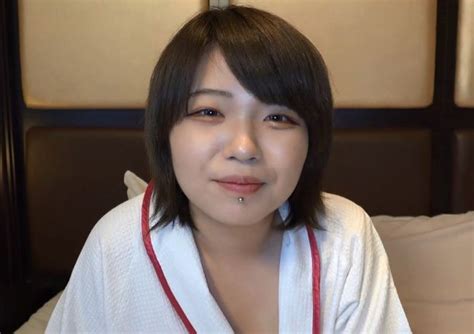 可愛いムチムチ娘19歳茉奈美無修正作品一覧 無修正美人図鑑