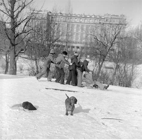 Sanki jamnik i worek na buty 1975 Strona Podróży