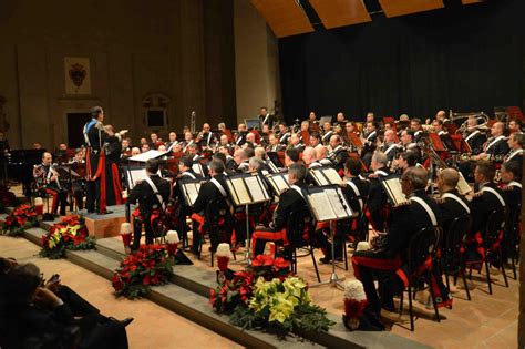 Sala Gremita Per La Banda Dei Carabinieri IlTamTam It Il Giornale