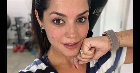 Thais Fersoza apostou em um look all blue para malhar nesta terça feira