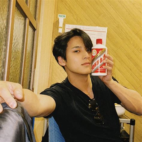 Seventeen Instagram Weibo On Twitter Mingyu Instagram