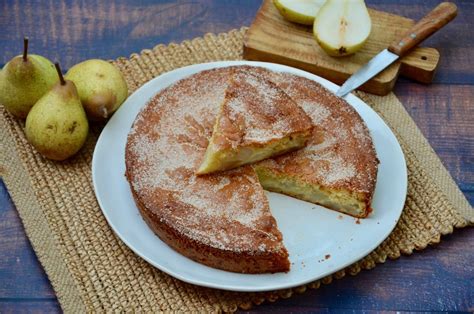 Un délicieux gâteau aux poires tout simple et très moelleux le genre