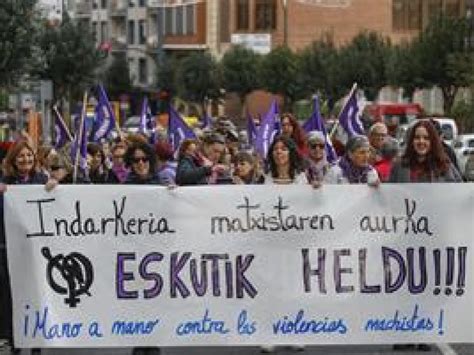 Detenidas 24 mujeres en marcha contra violencia machista en Turquía