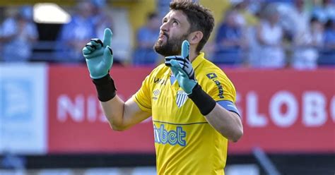 Goleiro do Avaí celebra retorno e mira 2024 especial Buscar fazer um