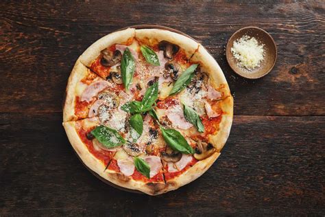 Pizza Prosciutto E Funghi Rezept F R Den Thermomix